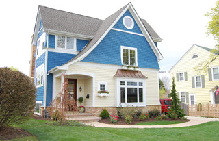 Shingle style cottage - Traditional - Exterior - Chicago - by Leggy ...