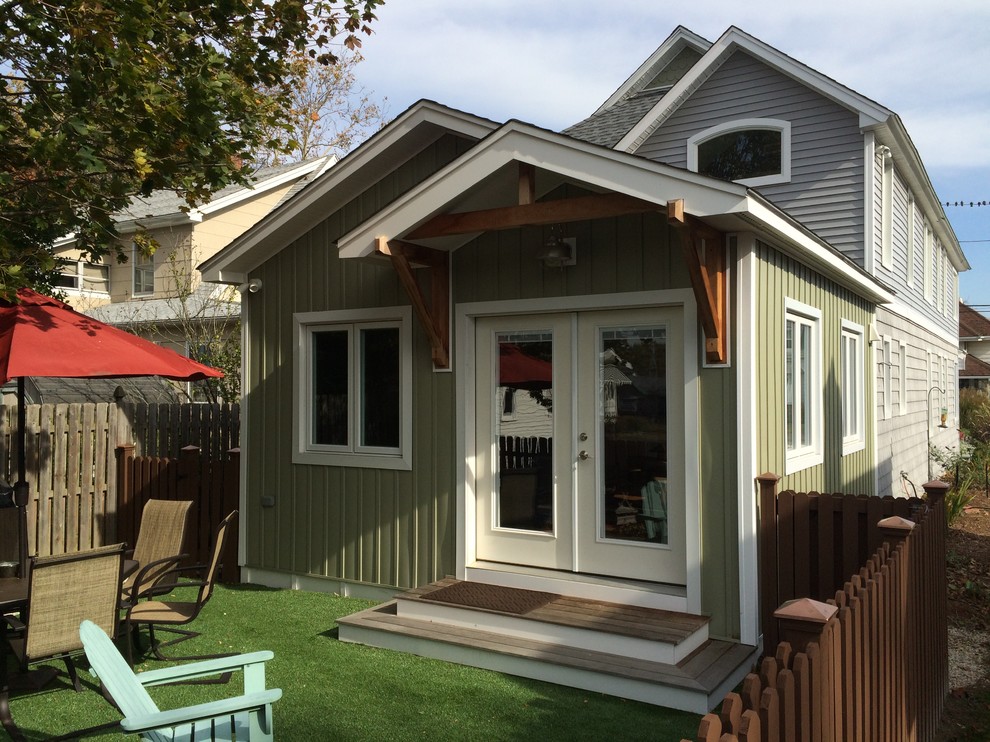 Shoreline Cottage - Beach Style - Exterior - New York - by Colin Healy ...