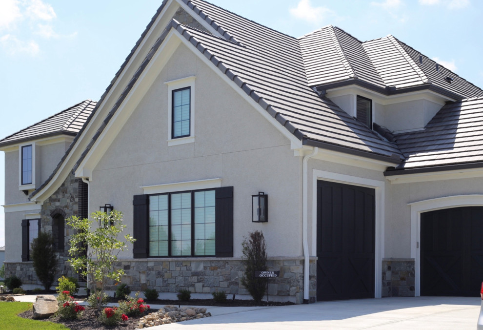 Silvermist - Exterior - Kansas City - by Stone Mountain Thin Veneer | Houzz