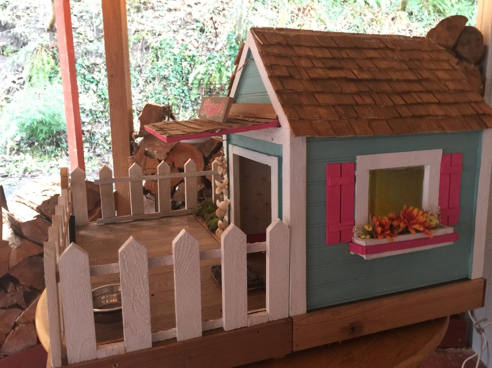 Skipper's Beach Cottage Dog House - Beach Style - Exterior - Portland ...