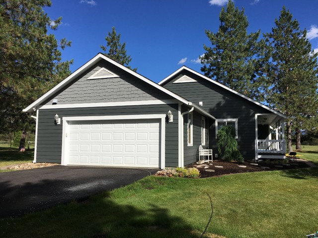 Spirit Lake Reside with James Hardie ColorPlus siding, trim, and shake ...
