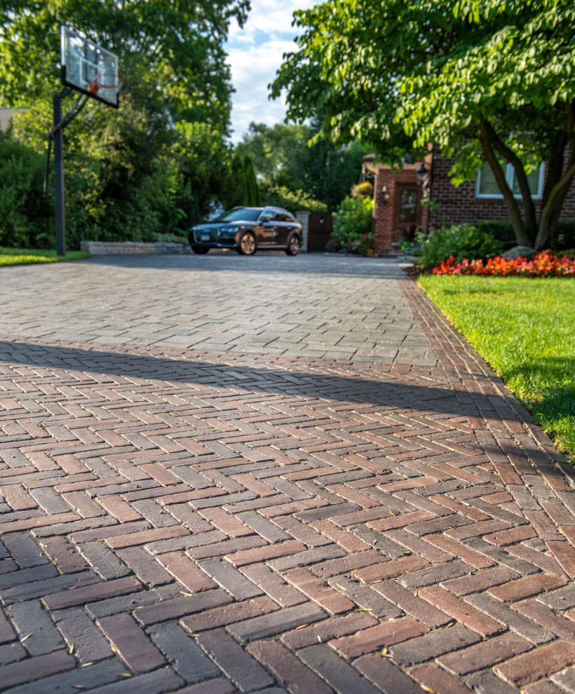 Striking Driveway - Traditional - Exterior - Chicago - by Unilock | Houzz