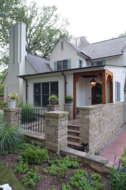 Stucco Pool House - Traditional - Exterior - St Louis - by Fendler and ...