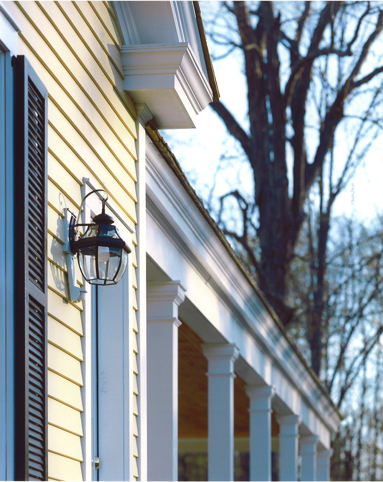Susanna Halley: Federal Farmhouse - Farmhouse - Exterior - by Connor ...