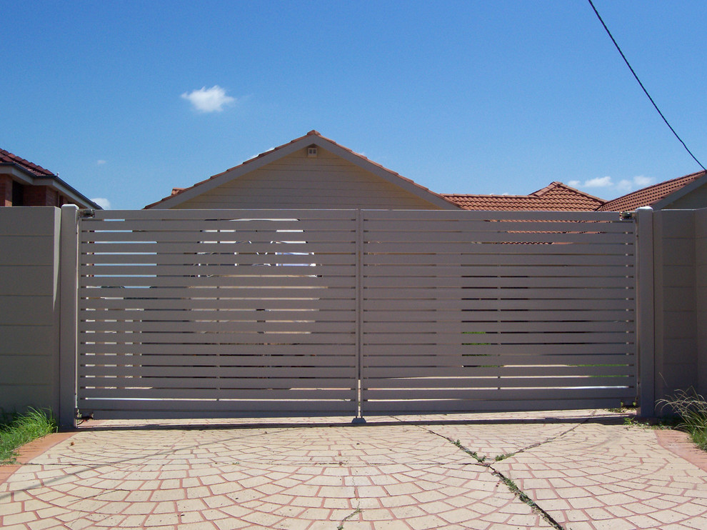Swinging Gates - House Exterior - Sydney - by Sydney Automatic Gates ...