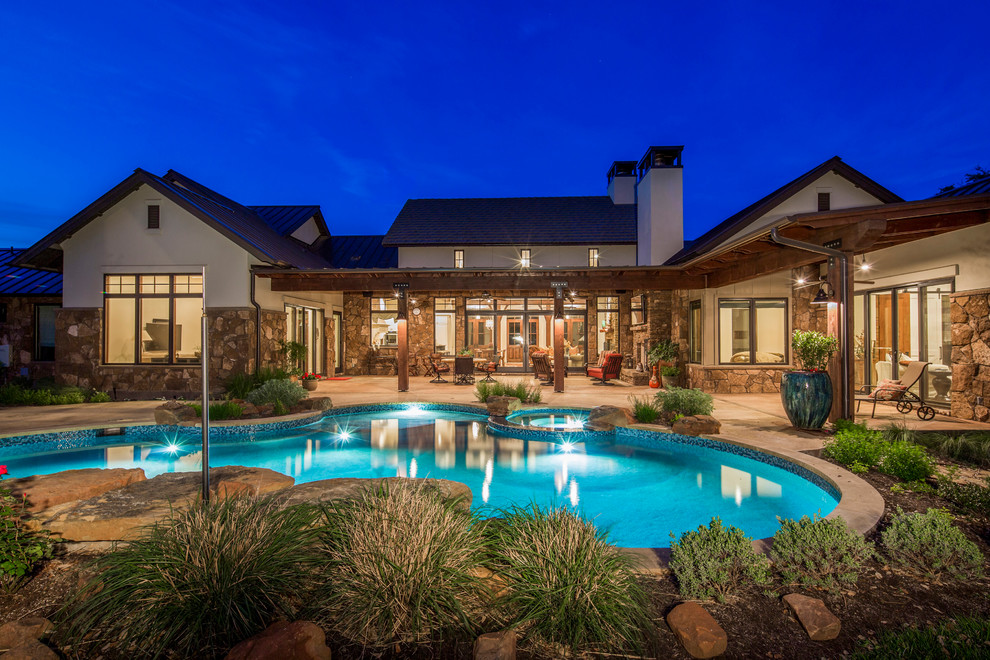 Texas Farmhouse_1 Story - Farmhouse - Exterior - Austin - by Geschke ...