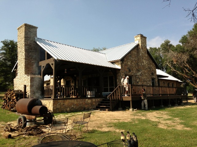 Texas Ranch House Rebirth - Rústico - Fachada - Dallas - de Cliff ...