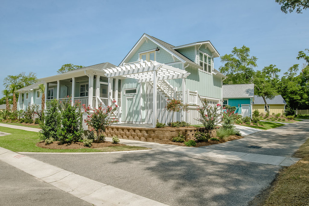 The SANDFIDDLER COTTAGE attached garage w/Bonus Room - Farmhouse ...
