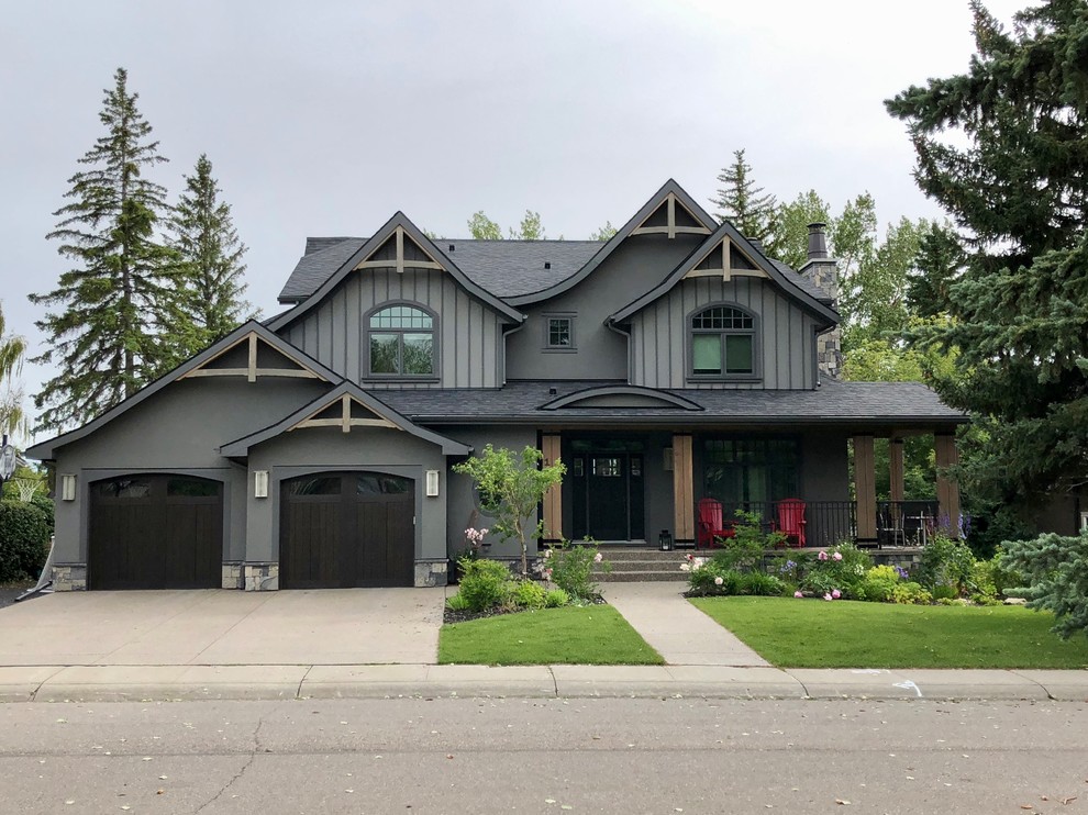 The well balanced French Country façade. - Klassisch - Häuser - Calgary ...