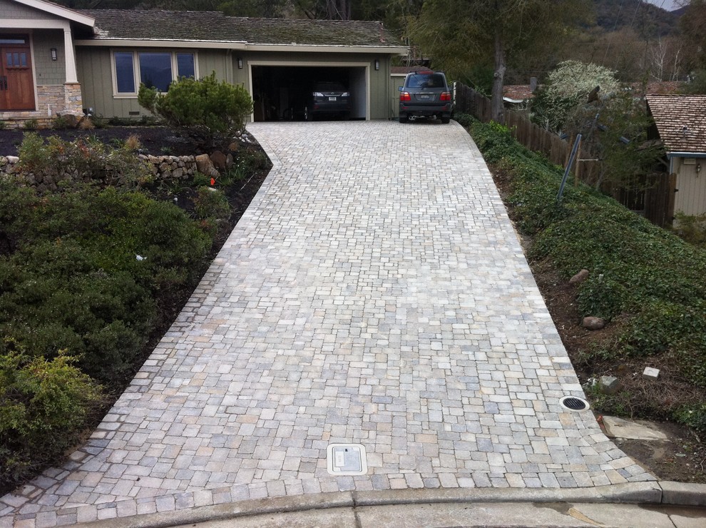 Three piece random pattern Dublin Cobble by Belgard - Contemporary ...