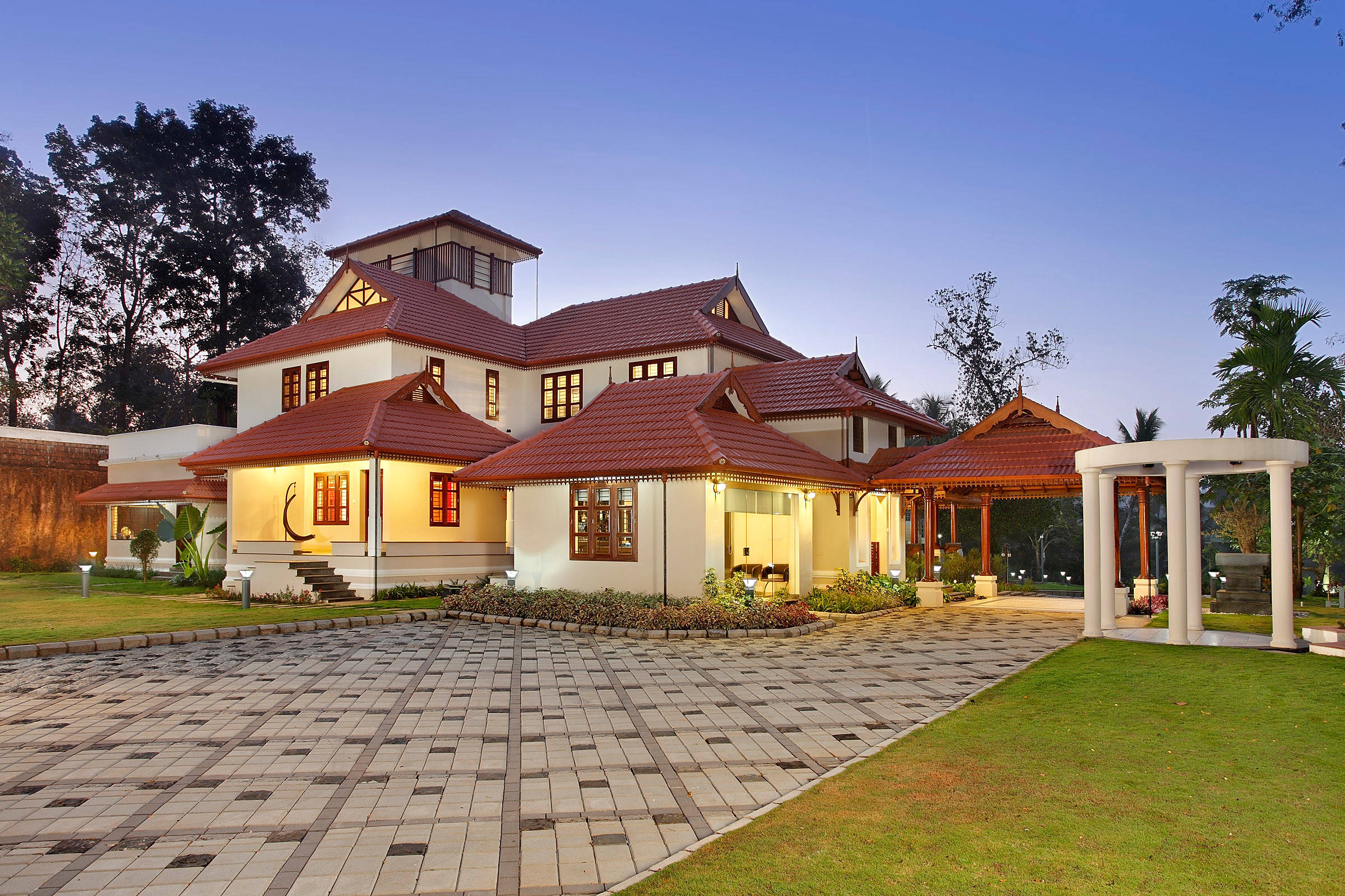 Indian Homes: Exterior Colour Combinations for Houses