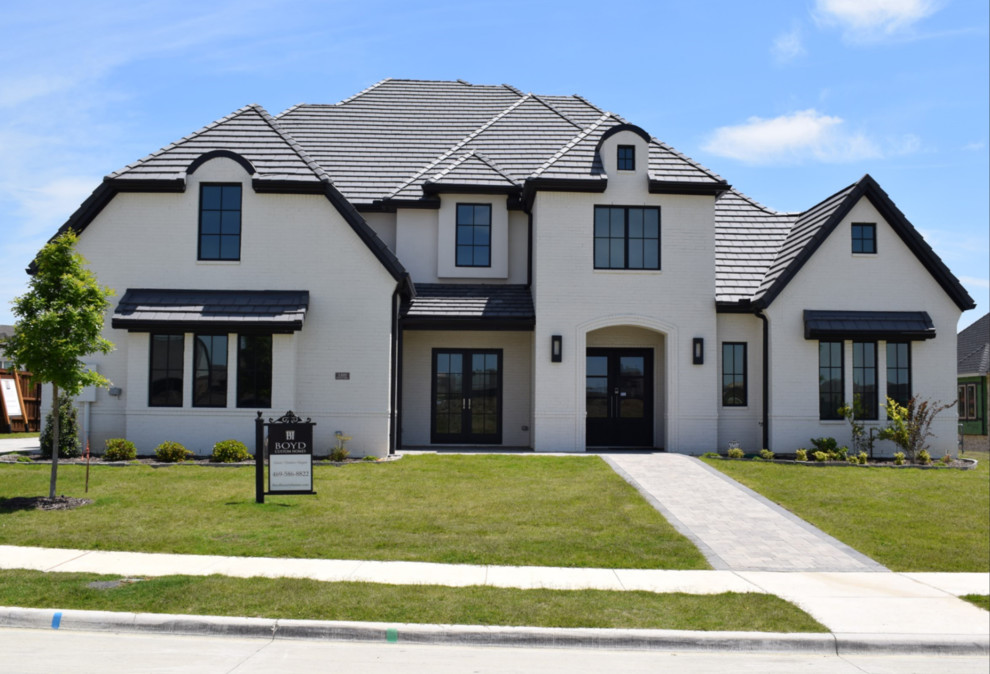 Transitional Home - Transitional - Exterior - Dallas - by Boyd Custom ...