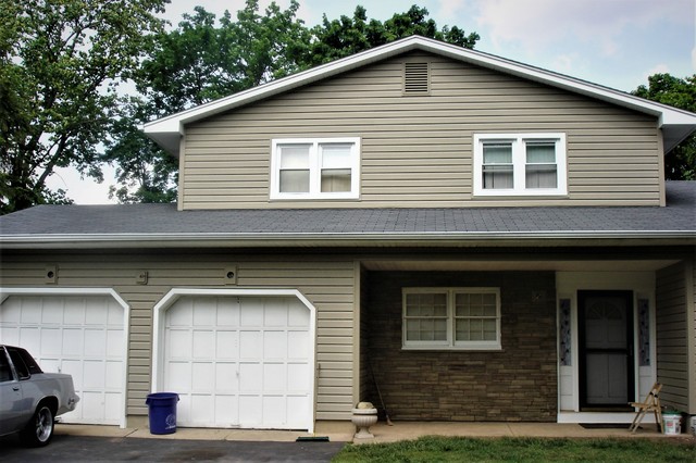 Tuscan Clay Woodgrain Insulated Vinyl and Terra Rosa Ledgestone Siding ...