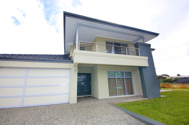Two Storey Custom Home Project - Minimalistisch - Häuser - Perth | Houzz
