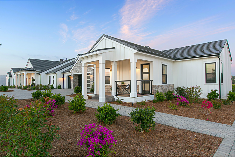 Urban Ranch RSF - Farmhouse - Exterior - San Diego - by McCullough ...