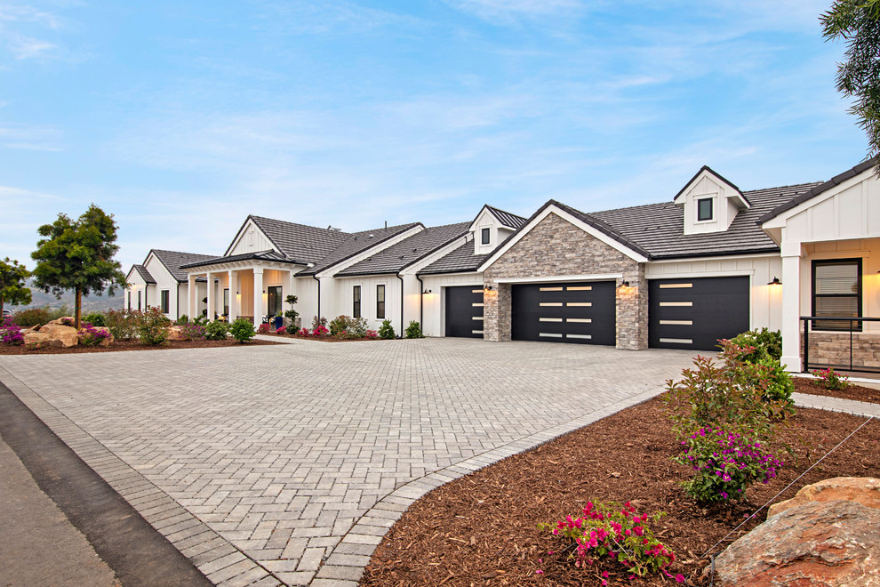 Urban Ranch RSF - Farmhouse - Exterior - San Diego - by McCullough ...