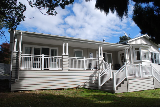 Villa extension at Blockhouse Bay - Traditional - Exterior - Auckland ...