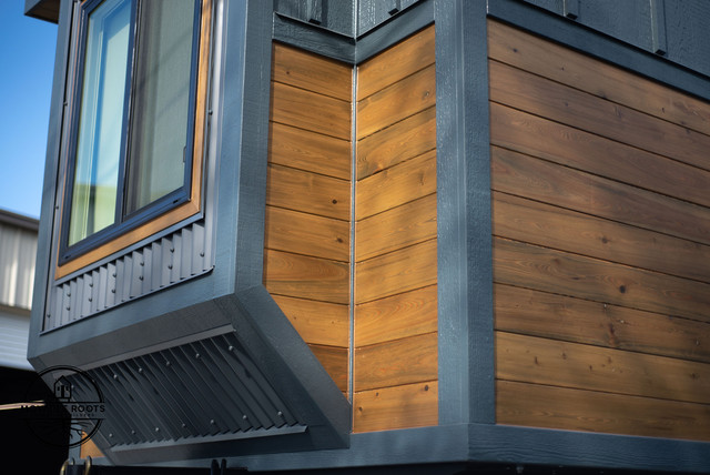 Wansley Tiny House, built by Movable Roots Tiny Home Builders - Moderne ...