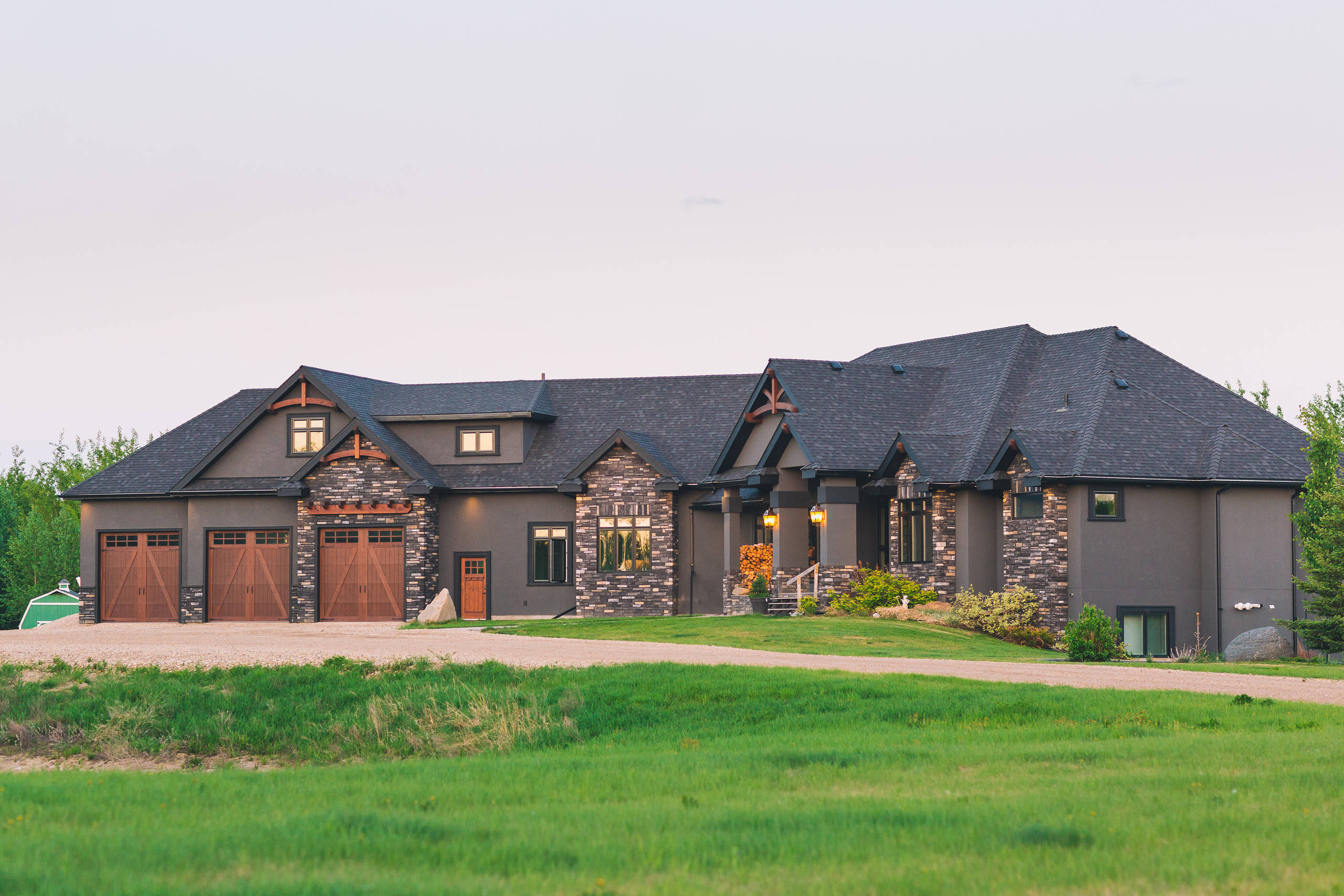 Rustic Wood Stucco Homes Rustic Exterior Window Trim Ideas: 15