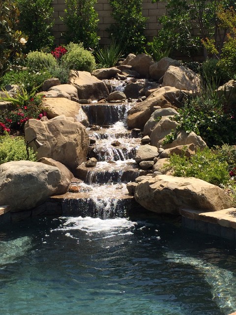 Waterfalls and Water features - House Exterior - Los Angeles - by Blu ...