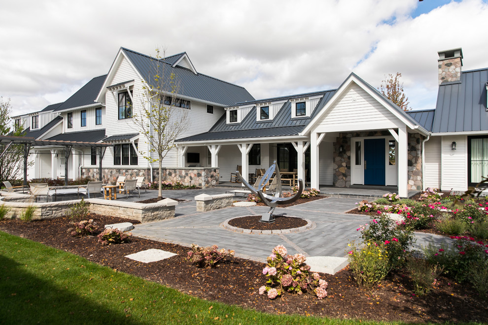 Wisconsin Farmhouse - Farmhouse - Exterior - Milwaukee - by DeBaker ...