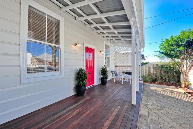 Workers Cottage - Traditional - Exterior - Brisbane - by Synergy ...