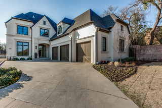 Zero-lot Line Home in North Dallas - Farmhouse - Exterior - Dallas - by ...