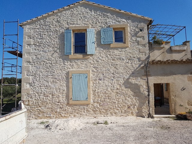 Rénovation des extérieurs et création d'une extension d'un mas ...