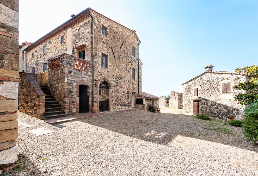 Apartment in a Tuscan Borgo - Farmhouse - Exterior - Bari - by Luigi ...