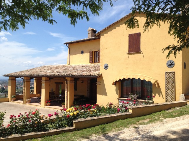 Restauro di edificio rurale di valore storico-tipologico - Country ...