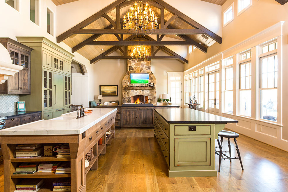 A BIG Welcome House - Farmhouse - Kitchen - Atlanta - by Phillips ...