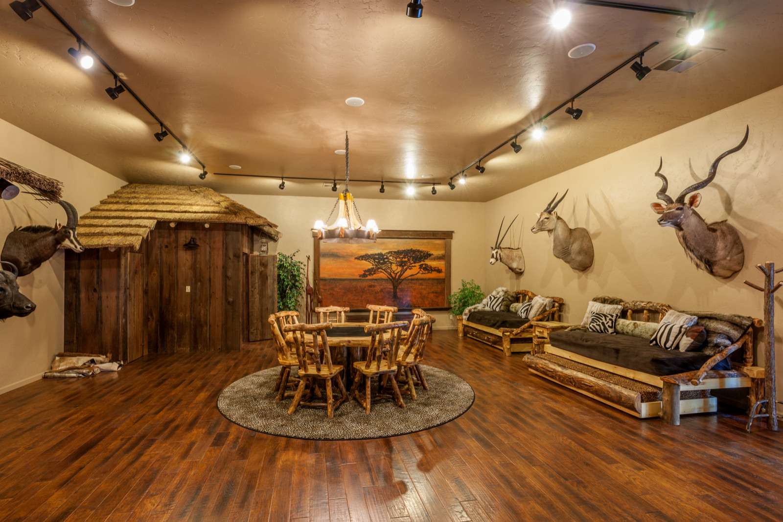 African Safari Game Room Hunting/Fishing Trophy Room Rustic Family Room ...