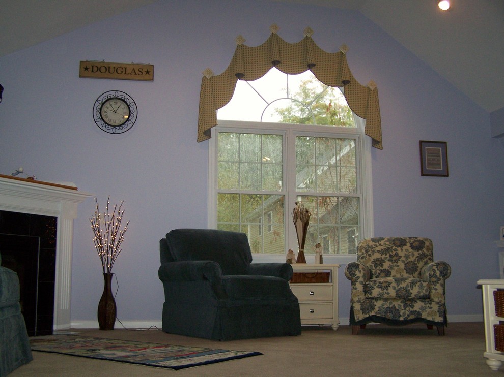 Arched Window Valance on Tab Posts, Douglas, MA - Classique - Salle de ...