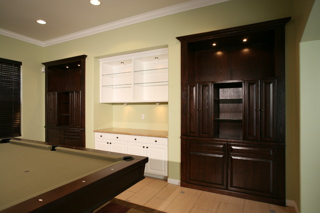 Entertainment Centers & Built-in Niches - Klassisch modern - Wohnzimmer ...