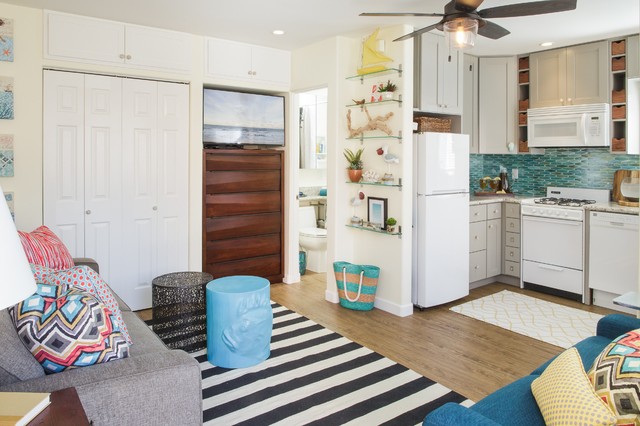 Houzz Tour: Room for Everything in a 275-Square-Foot Beach Studio