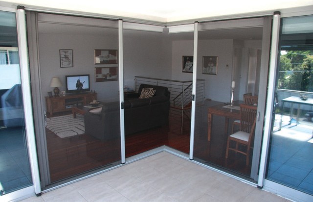 Large Manual Retractable Wall Systems - Classique - Salle de Séjour ...