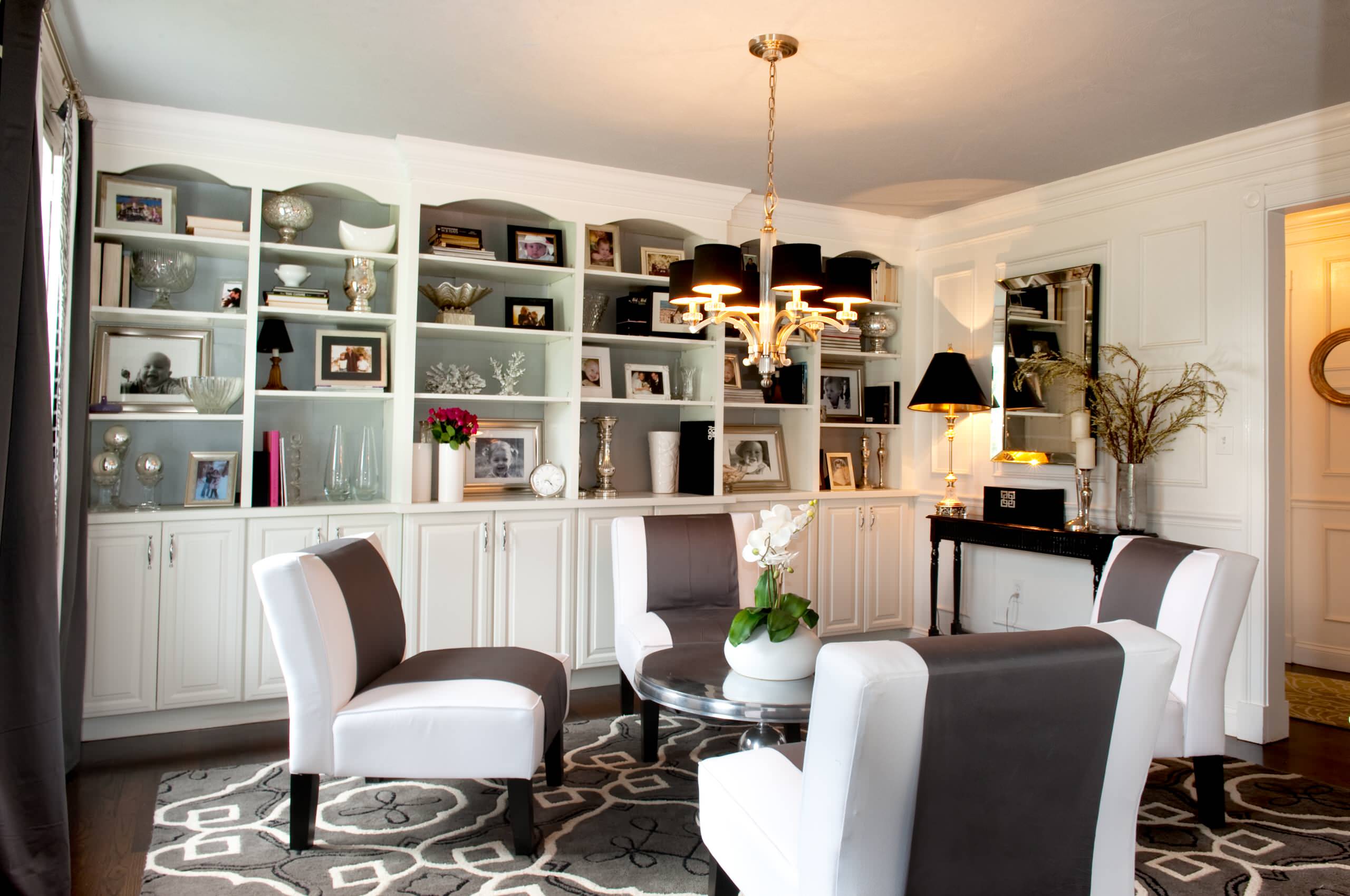 My Houzz: A Basic Builder Home Gets the Glam Treatment