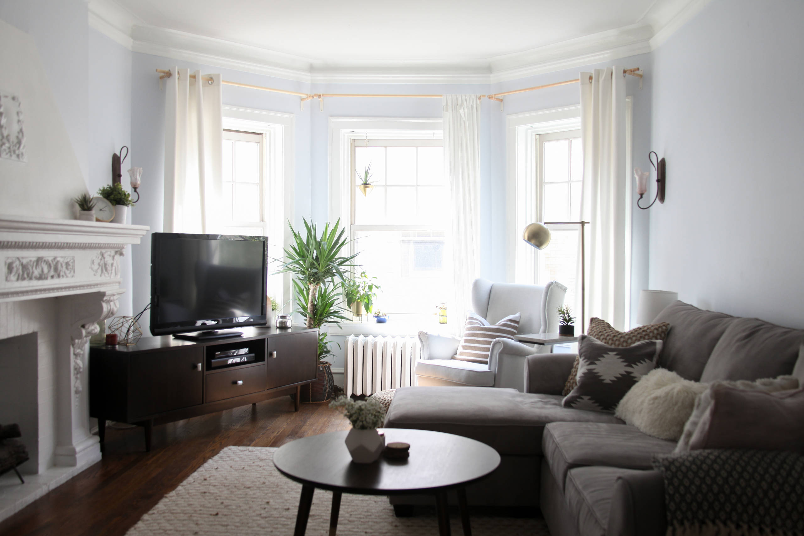 My Houzz: Bright and Airy 1920s Chicago Walk-Up Apartment