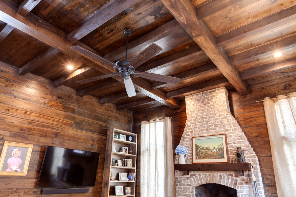 Rustic Atlanta Farmhouse - Farmhouse - Family Room - Atlanta - by Blake ...