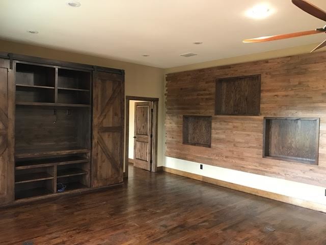 Rustic Family Friend Custom Home - Rústico - Sala de estar - Nueva ...