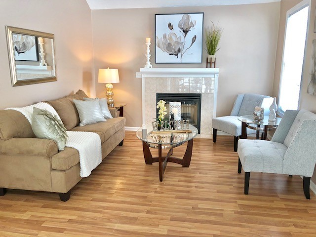 Small Home Staging - Transitional - Living Room - Grand Rapids - by Staging Consultants | Houzz