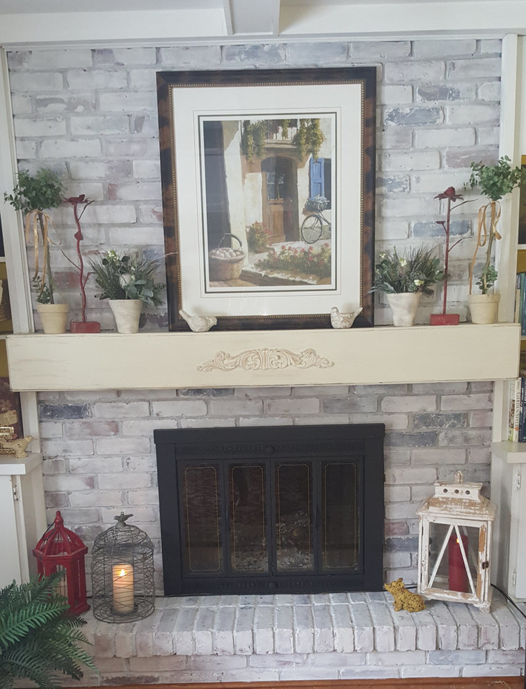 Whitewashing a 70s style red brick fireplace - Classique - Salle de ...
