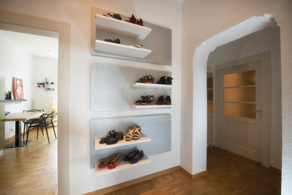 Flur & Gäste-WC im Altbau - Traditional - Hall - Nuremberg - by tRÄUME ...