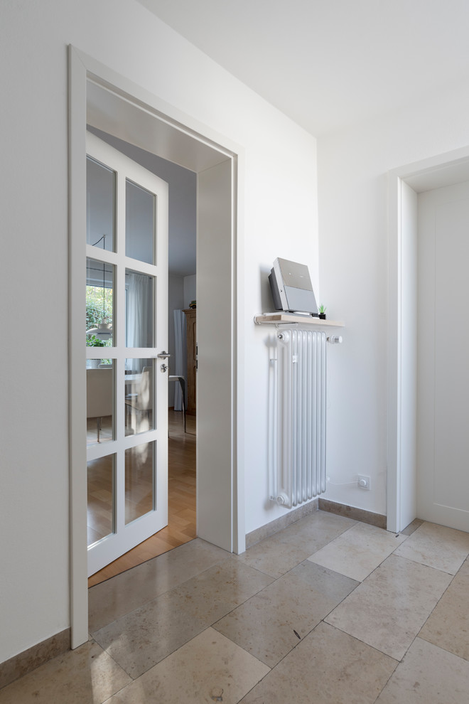 Weiße Innnentüren mit modernen Füllungen - Contemporary - Hall - Munich ...