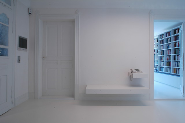 Weißer Flur mit Sitzbank - Contemporary - Hallway & Landing - Stuttgart ...
