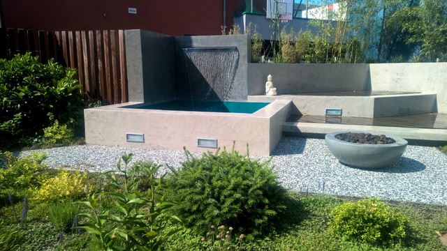 Proj. Joshi: Garten mit Wasserbecken, Wasserfall, Sitzbank und mehr ...