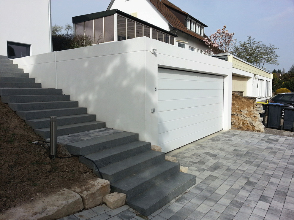 Großraumgarage im Hang eingebaut - Garage - Stuttgart - by Martin Hofer Fertiggaragen | Houzz