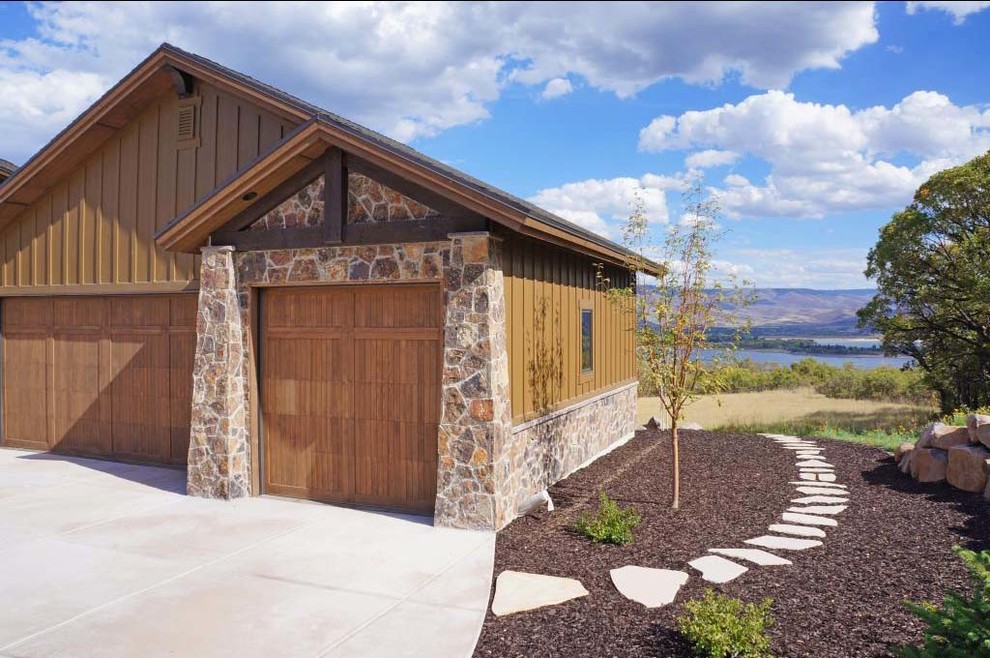 2015 NWHBA Parade Home - Rustic - Garage - Salt Lake City - by ...