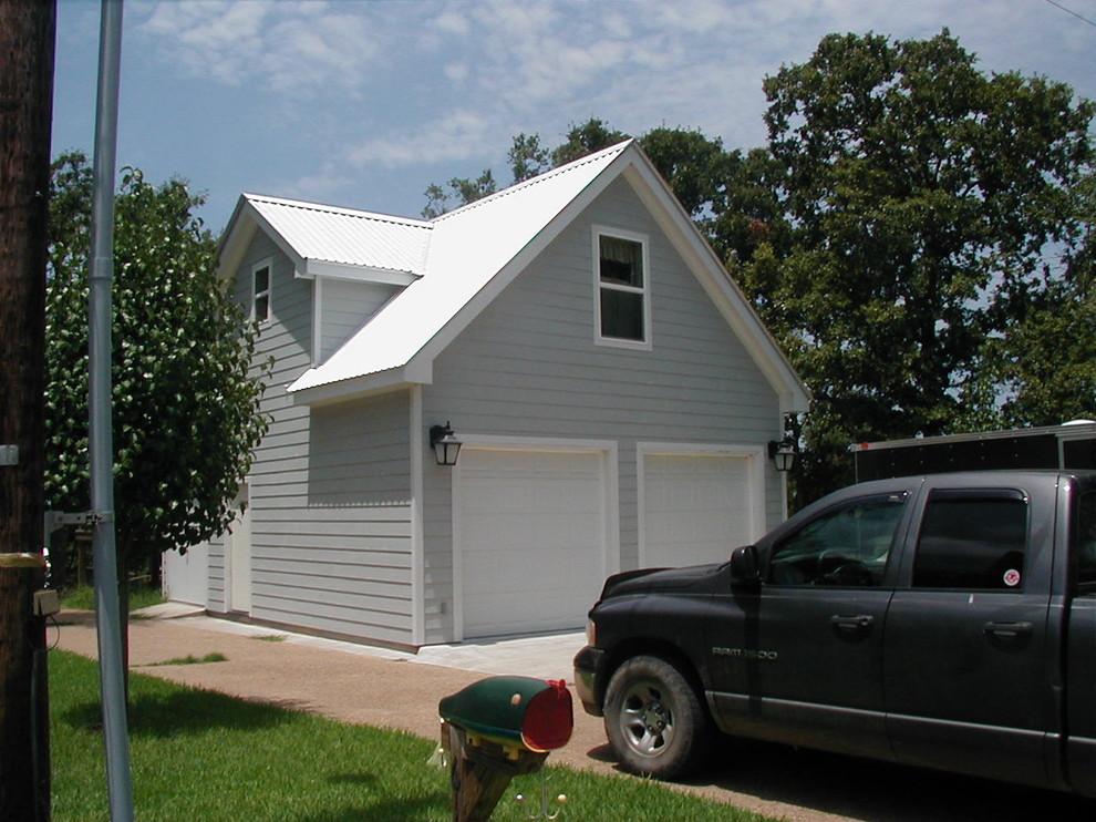 Cape Cod in Texas - Garage - Dallas - by Freeman Construction | Houzz