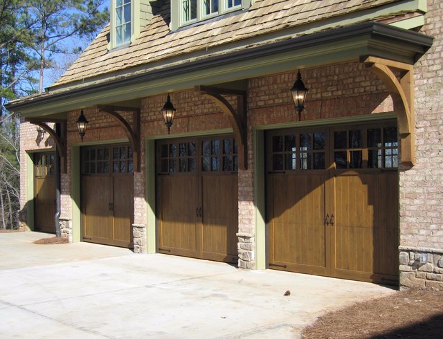 Clear Western Red Cedar - Craftsman - Garage - Atlanta - par Doorsmith ...